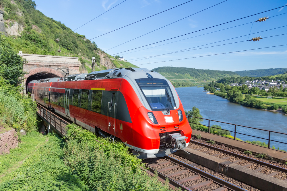 Swiss railways tests blockchain for credentials - Ledger Insights ...