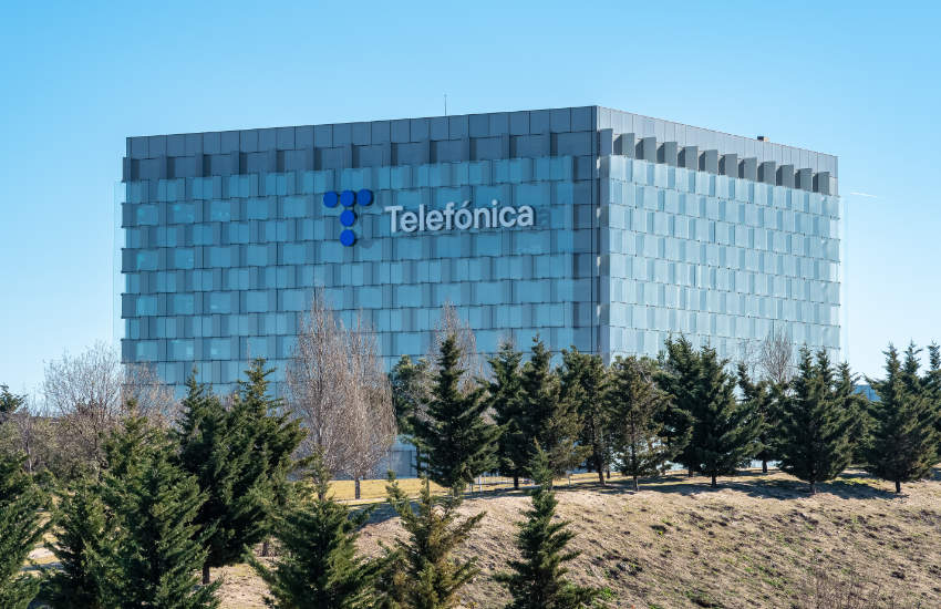 Telefonica partners web3 oracle Chainlink for SIM Swap detection ...