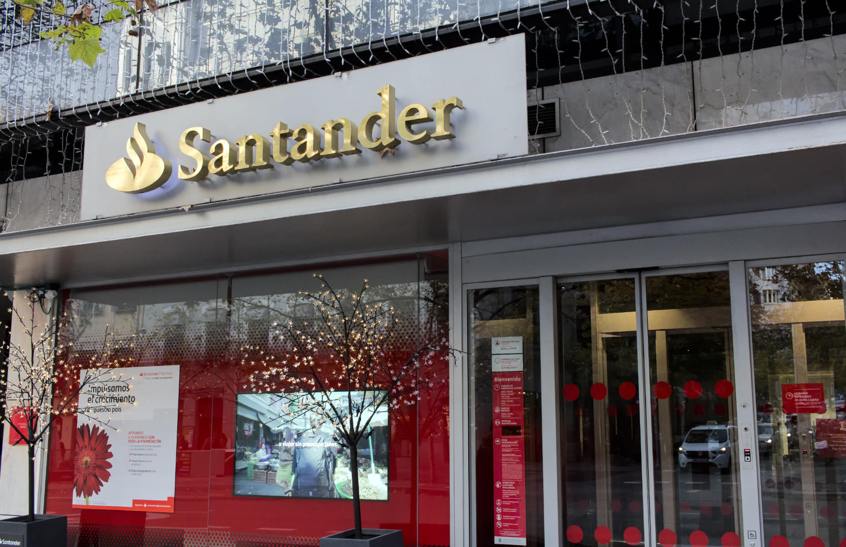 Santander mulls stablecoin, crypto offering - Ledger Insights - blockchain for enterprise