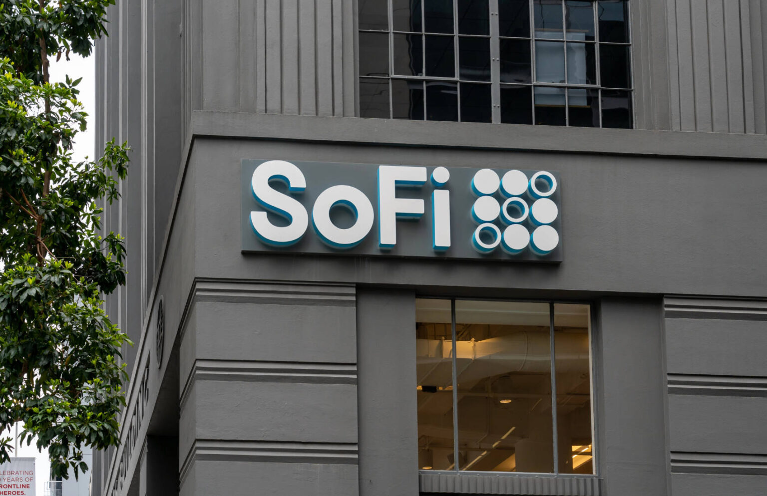 SoFi Bank's SoFiUSD stablecoin integrates with deposit tokens - Ledger ...