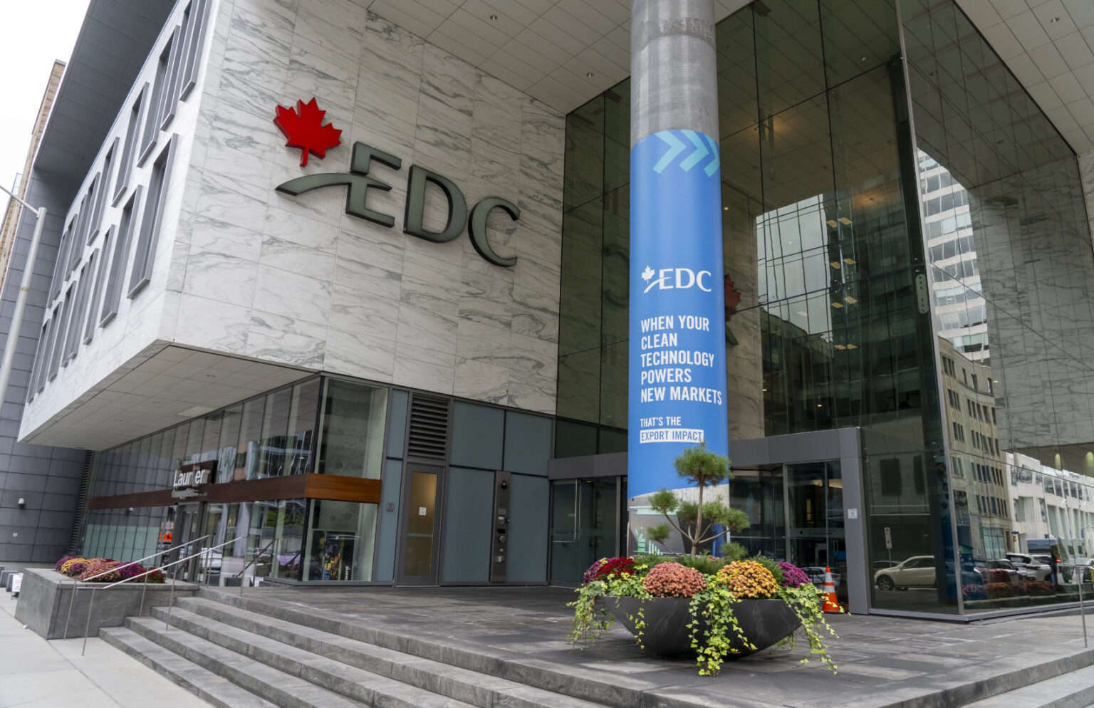 Canada pilots digital bond with wholesale CBDC settlement - Ledger ...